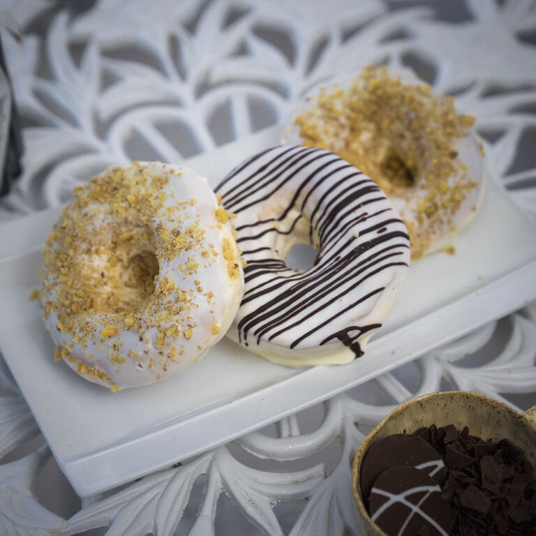 Donuts Blancas - Pastelería Dgusta